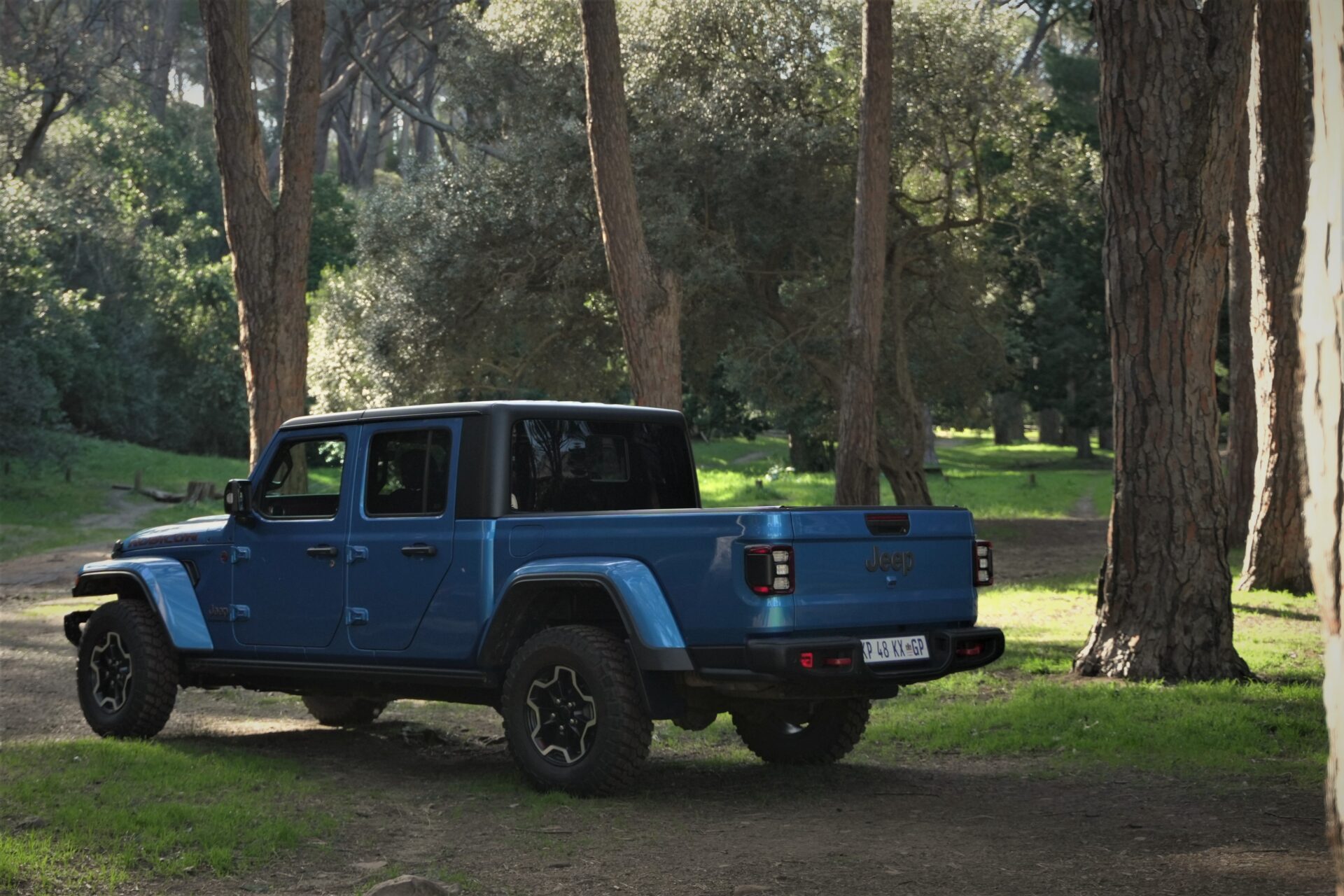 5 Cool and Unusual Things about the Jeep Gladiator - Other People’s Cars
